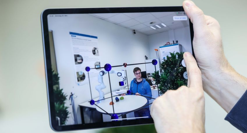 Nachrichten Minden - Forschung: Wie können Roboter autonom, aber sicher ...